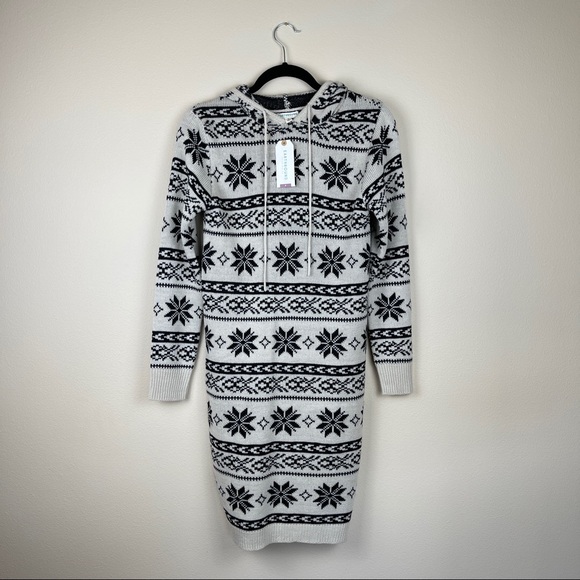 EARTHBOUND | Sweaters | Nwt Earthbound Boho Sweater Dress With Hood ...
